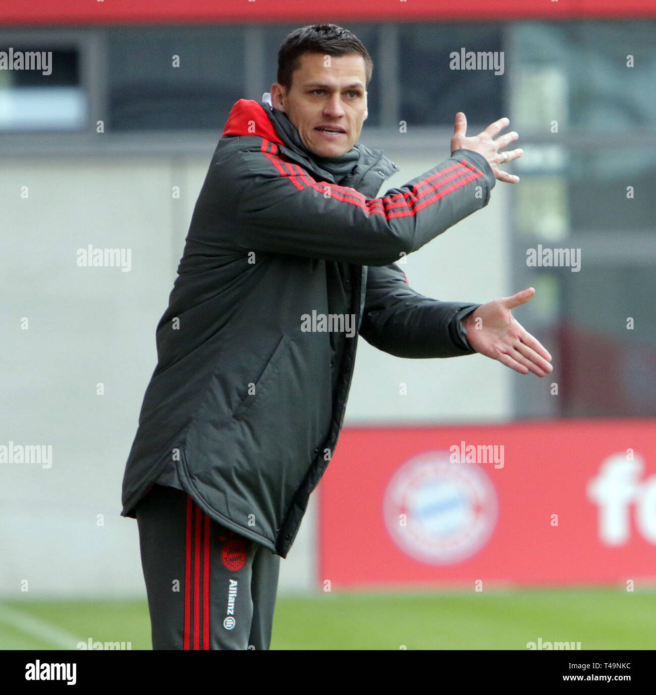 Muenchen, Bavaria, Germany. 14th Apr, 2019. headcoach Thomas WOERLE ...