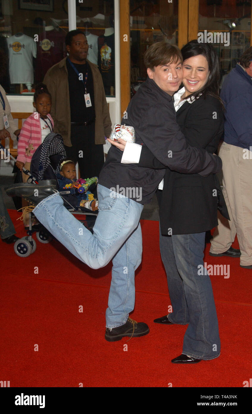 LOS ANGELES, CA. November 08, 2003: Actor MIKE MYERS & wife actress ...