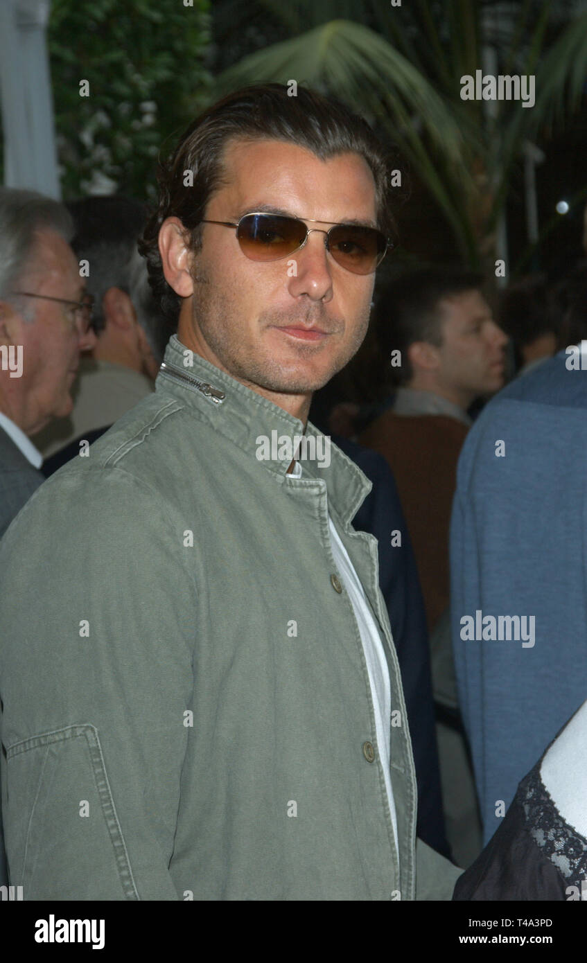 LOS ANGELES, CA. November 08, 2003: Singer GAVIN ROSSDALE at the world ...