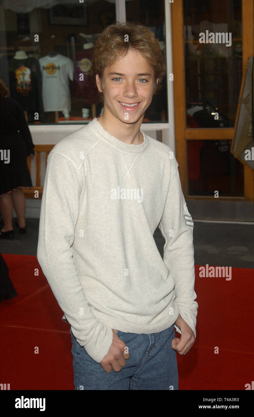 Gorro De Jeremy Sumpter Peter Pan Turns 20! As The 2003 Film