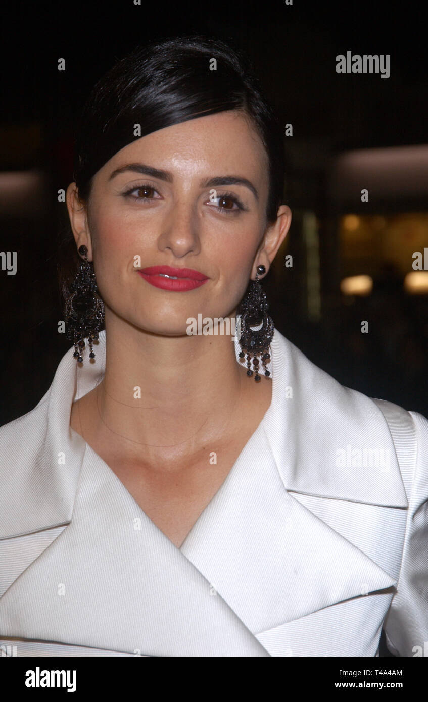 LOS ANGELES, CA. November 13, 2003: Actress PENELOPE CRUZ at the world ...