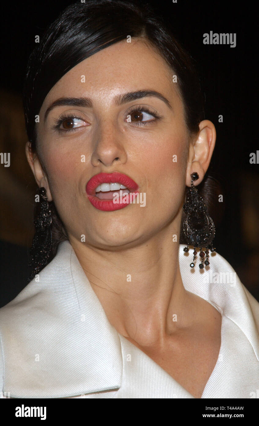 LOS ANGELES, CA. November 13, 2003: Actress PENELOPE CRUZ at the world ...