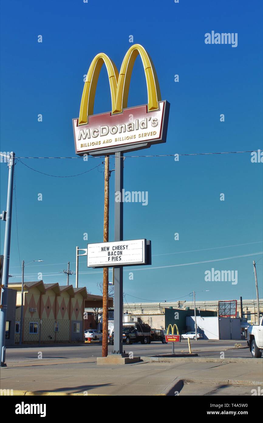 Mcdonald sign hi-res stock photography and images - Alamy