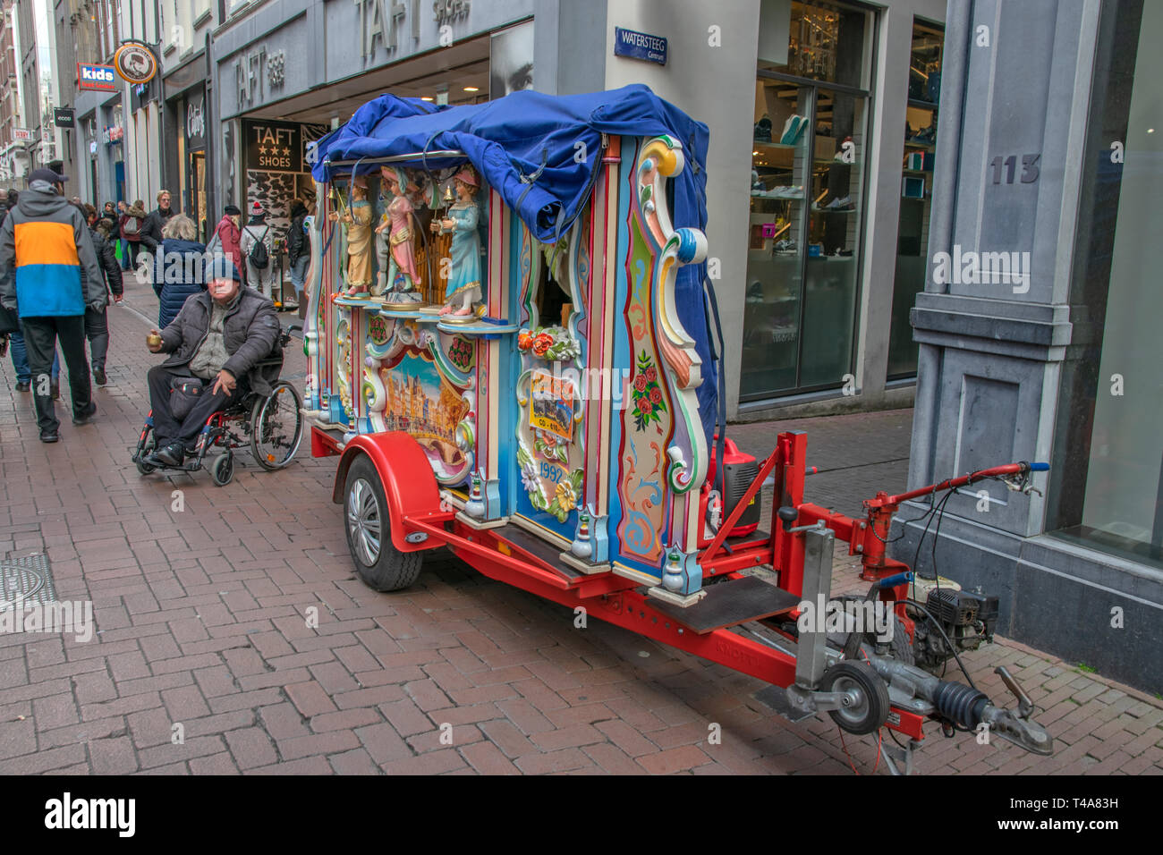 Street organ amsterdam netherlands hi-res stock photography and images ...