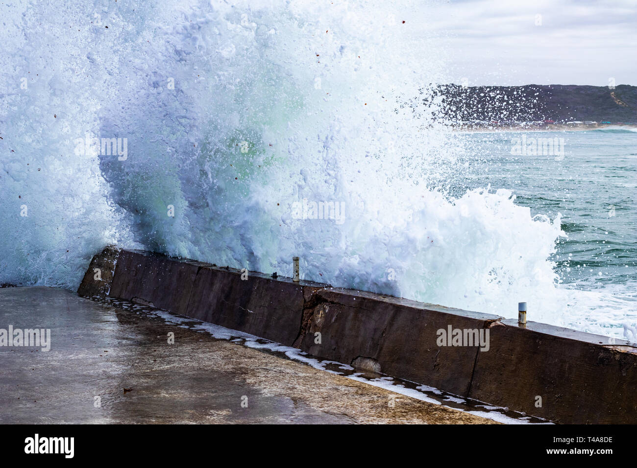 Huge ocean damage hi-res stock photography and images - Alamy