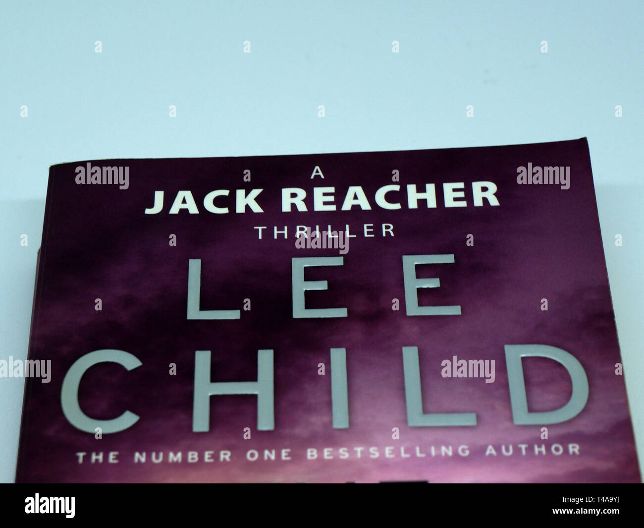 Cover of a Jack Reacher thriller, written by Lee Child Stock Photo - Alamy