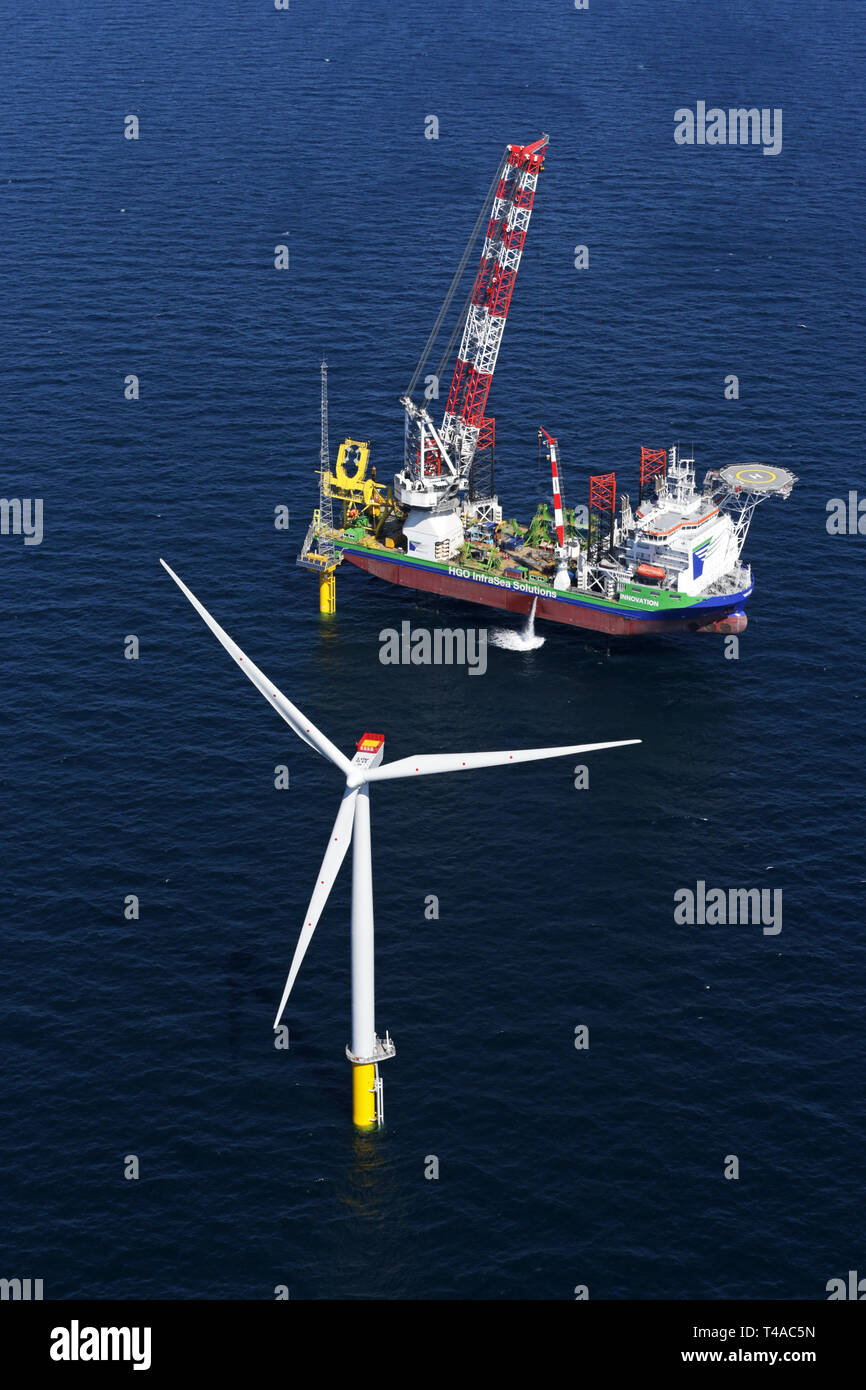 Offshore Wind Turbine & Installation Vessel Stock Photo - Alamy