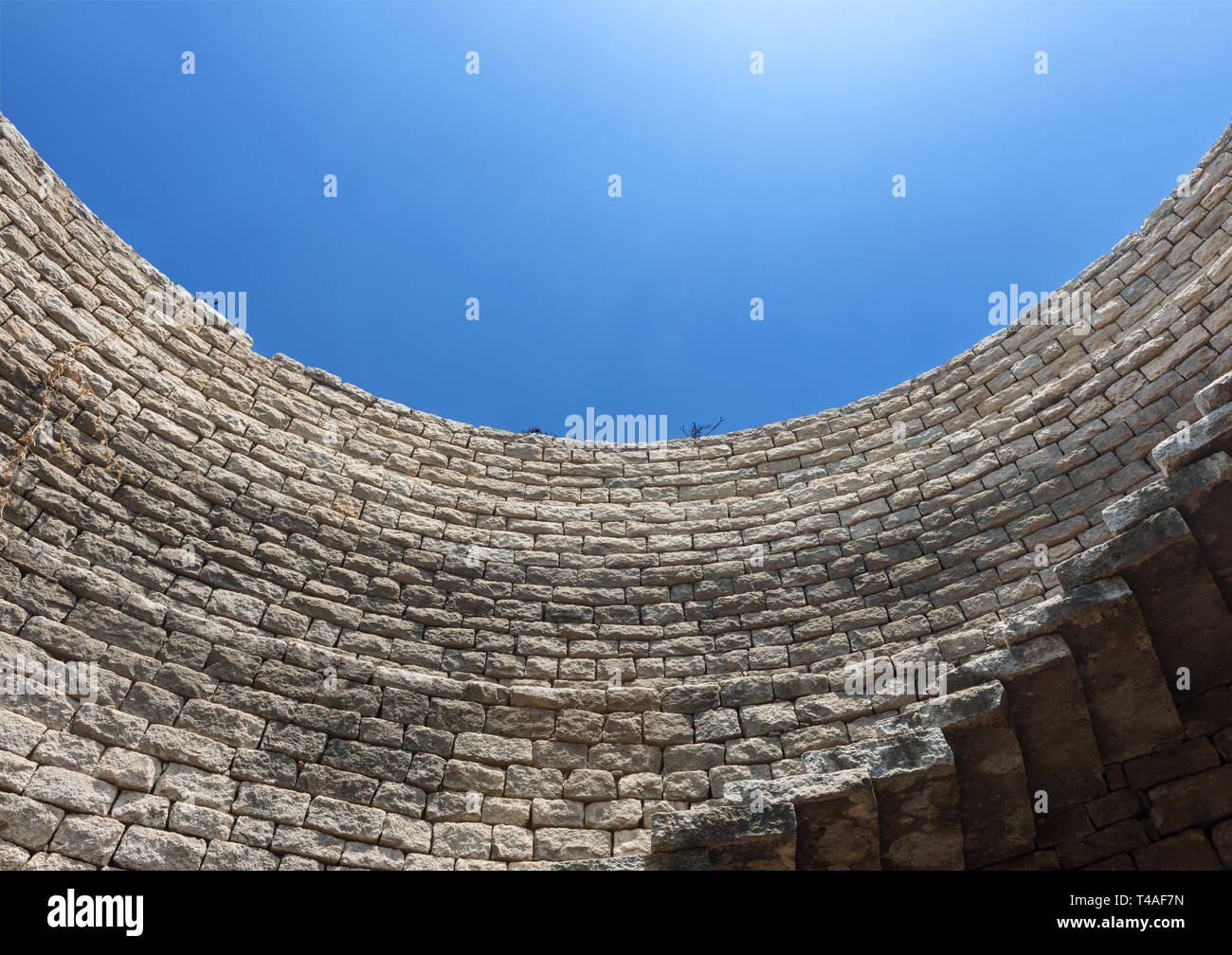 Stone circular structure hi-res stock photography and images - Alamy
