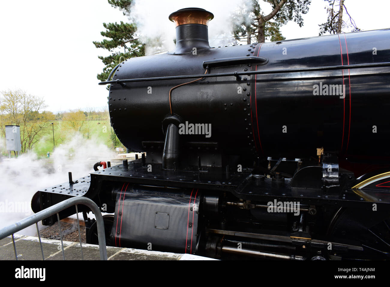 Engine No. 7820 - Steam rises from the locomotive, Dinmore Manor,(built ...