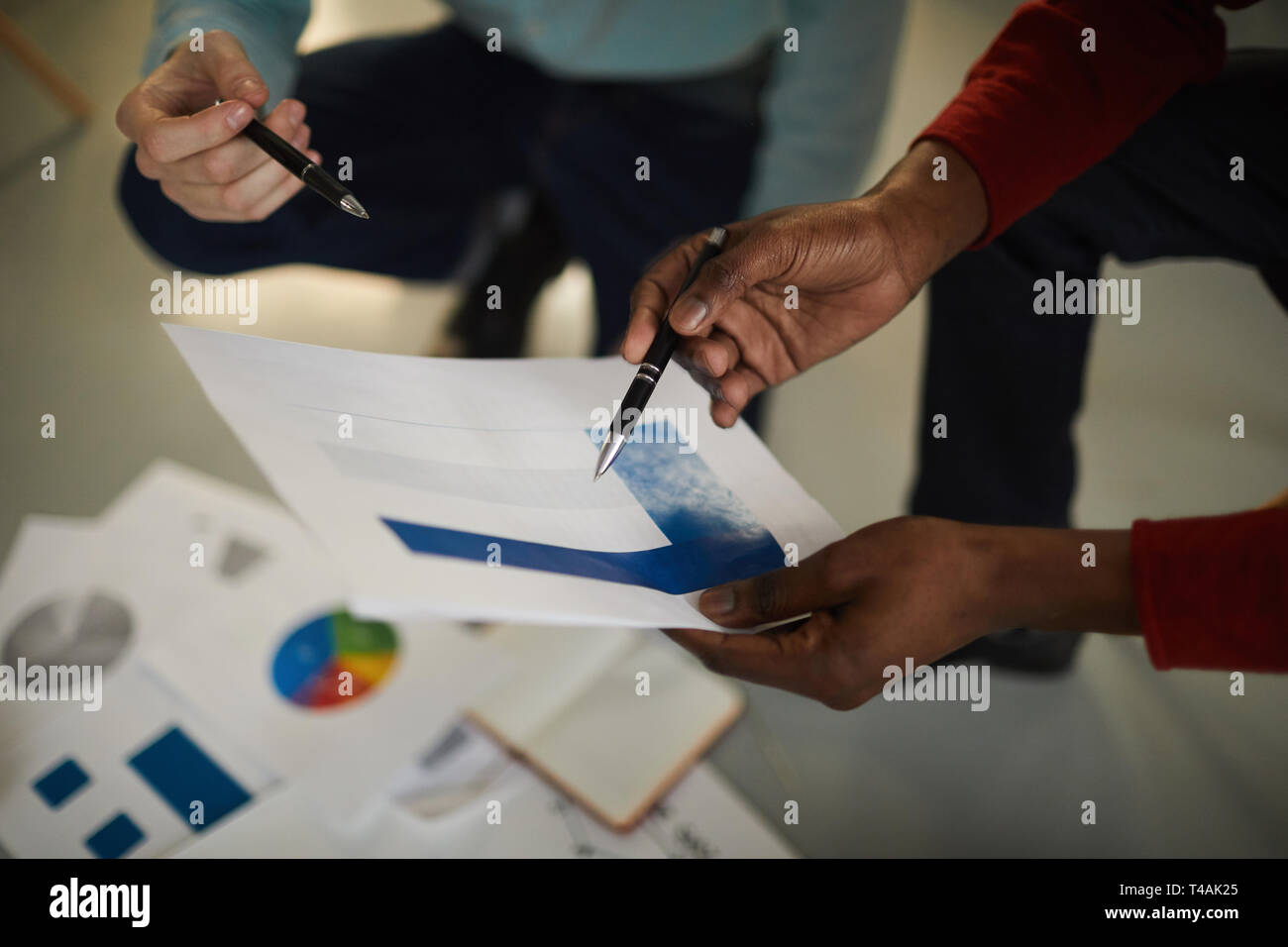 Closeup graph hi-res stock photography and images - Alamy