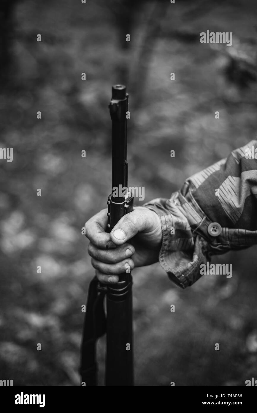 People dressed in wwii Black and White Stock Photos & Images - Alamy