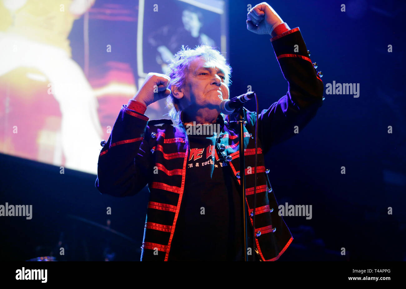Barrie Masters of Eddie and the Hot Rods performs on stage at o2 ...