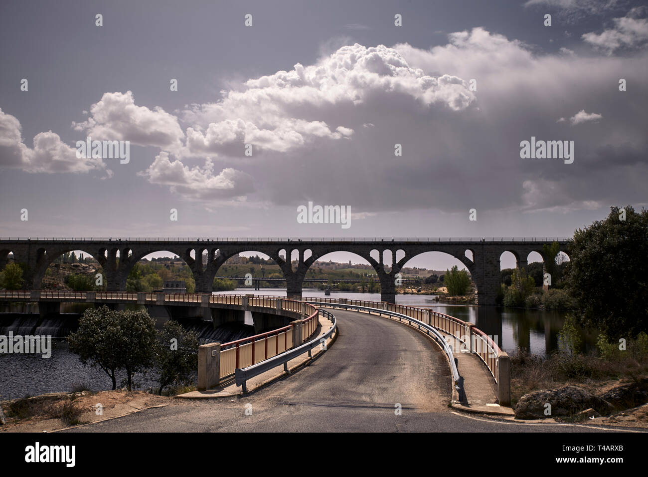 Hydro power dam curve hi-res stock photography and images - Alamy