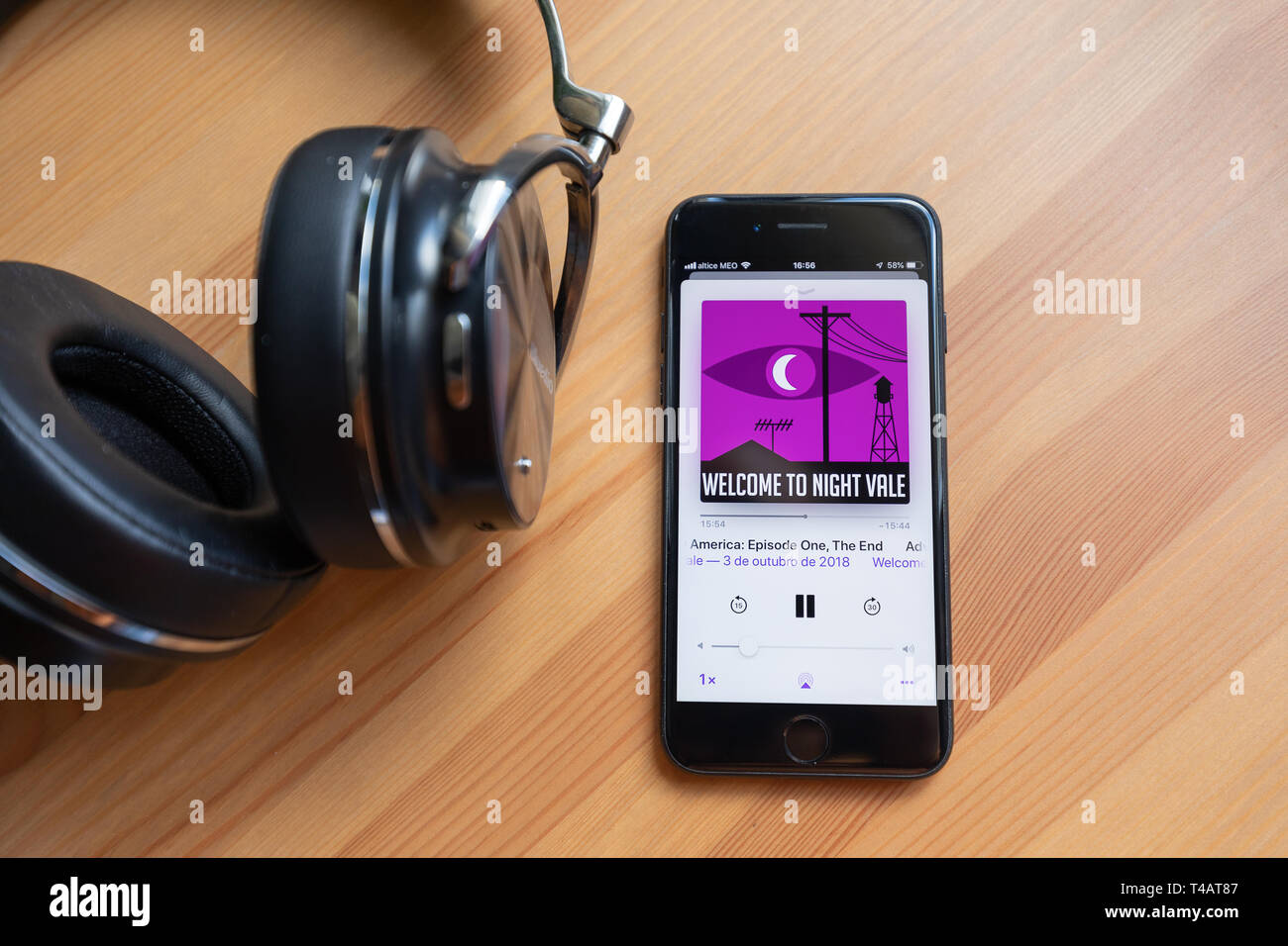 Welcome to iphone hi-res stock photography and images - Alamy