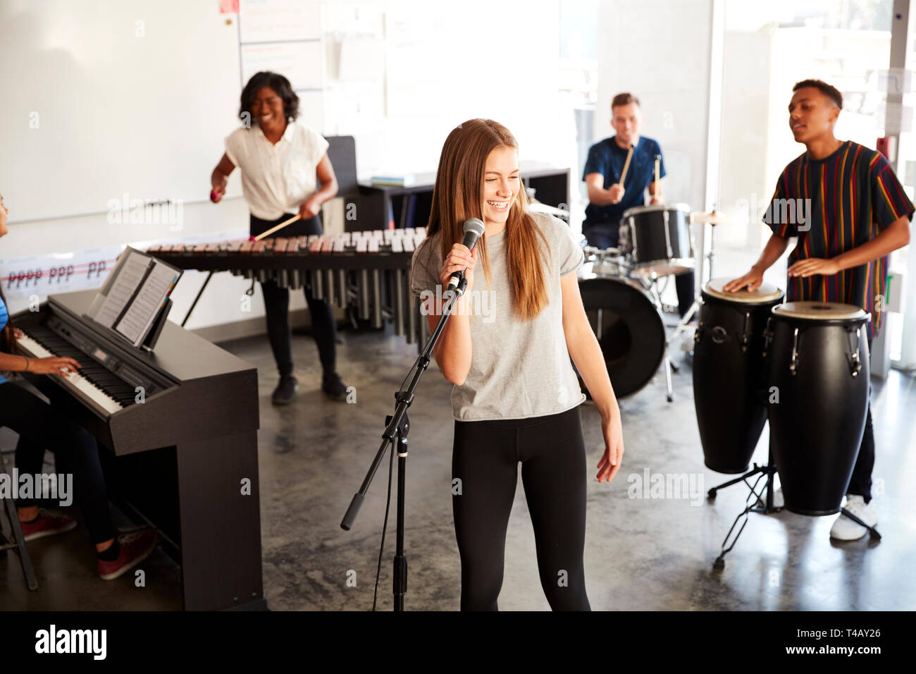 High school band piano hi-res stock photography and images - Alamy