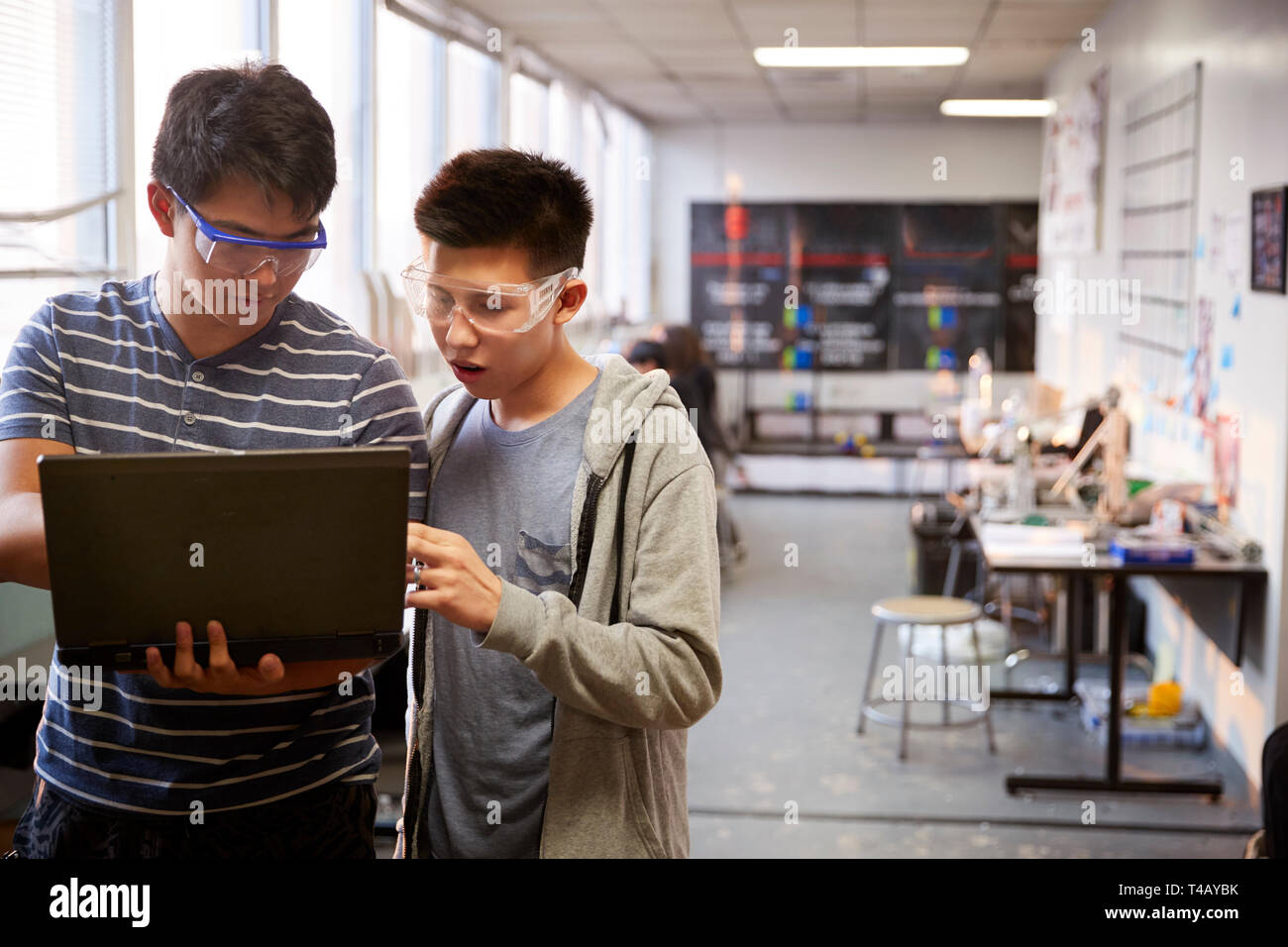 Computer science class boy hi-res stock photography and images - Alamy