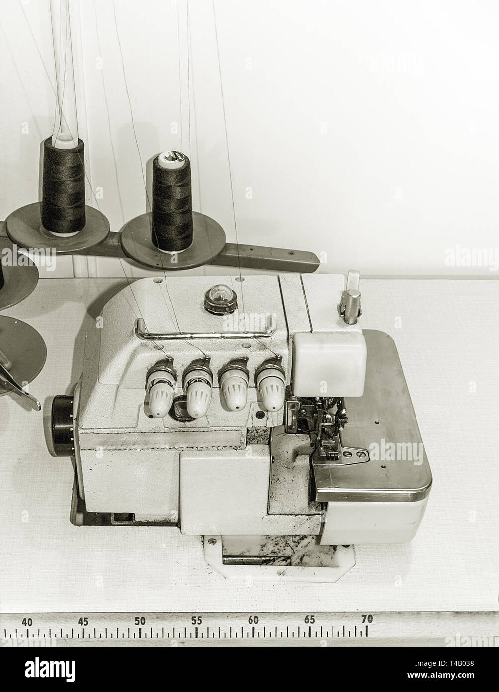 Industrial sewing machine hi-res stock photography and images - Alamy