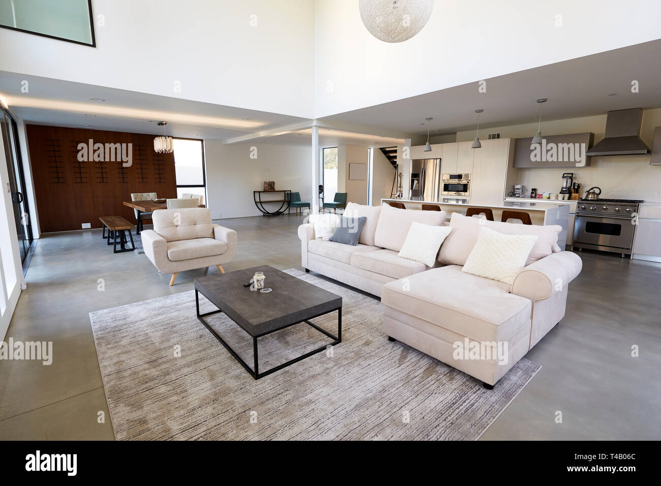 Kitchen empty contemporary design hi-res stock photography and images ...