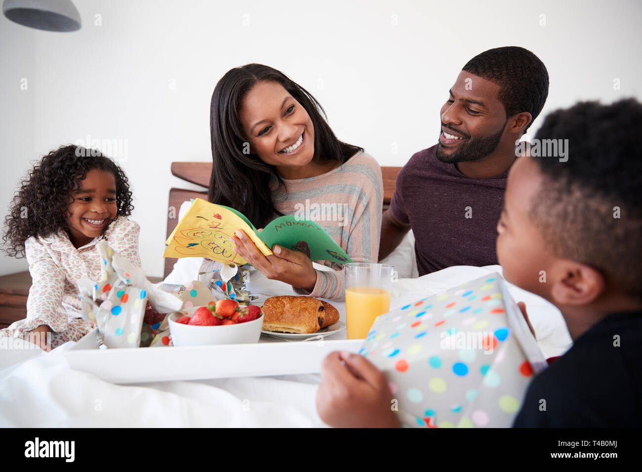 Mothers day breakfast in bed hi-res stock photography and images - Alamy