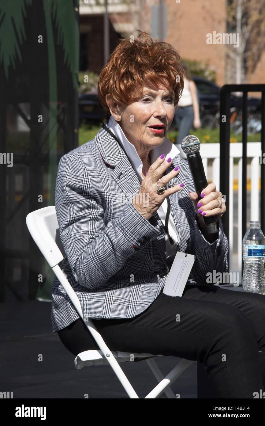 Marion cunningham, happy days hi-res stock photography and images - Alamy