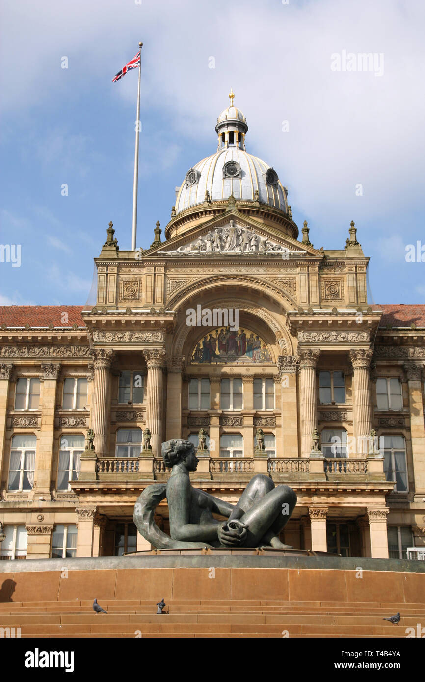Birmingham council house fountain victoria hi-res stock photography and ...