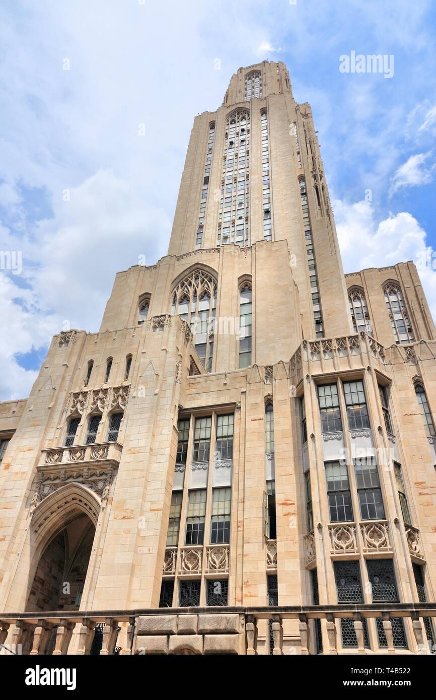PITTSBURGH, USA - JUNE 30, 2013: Cathedral of Learning building view in ...