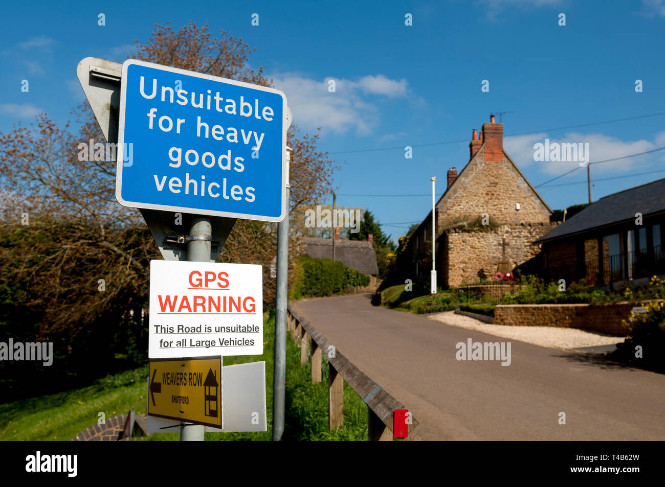 GPS warning sign, Shutford, Oxfordshire, England, UK Stock Photo - Alamy