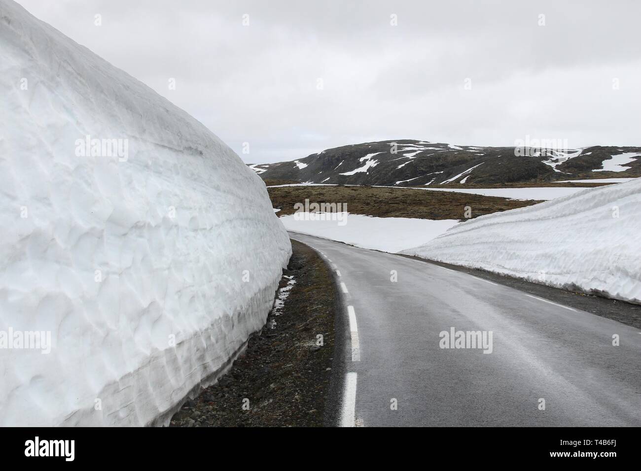 Blind curve hi-res stock photography and images - Alamy