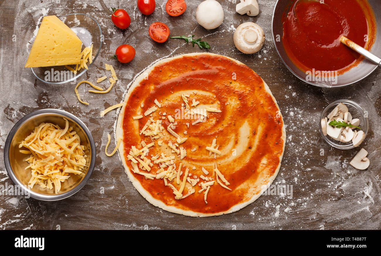 Pizza process hi-res stock photography and images - Alamy