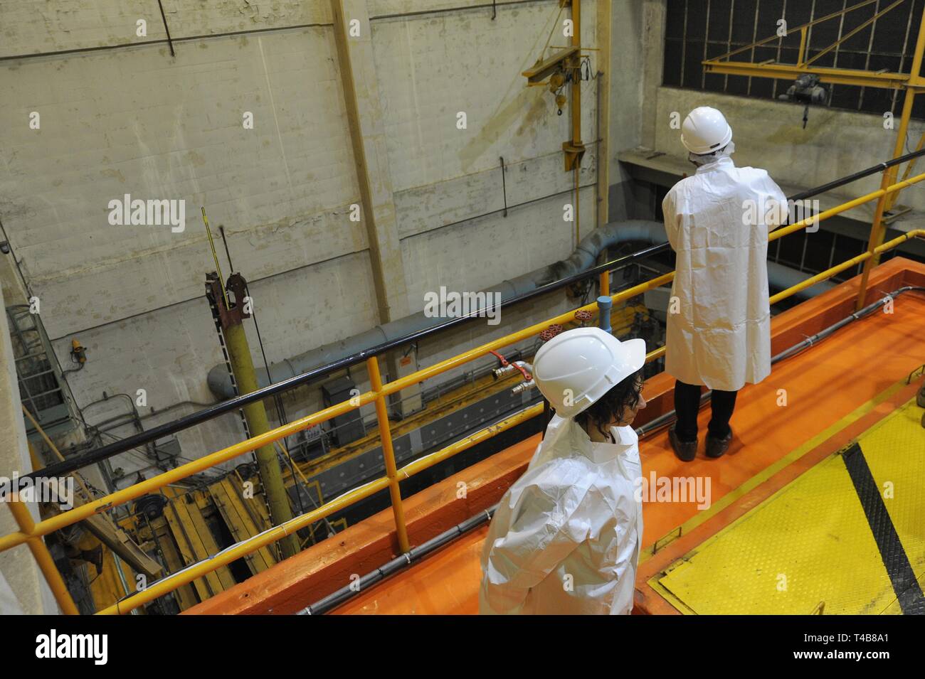 Cooling pool nuclear hi-res stock photography and images - Alamy