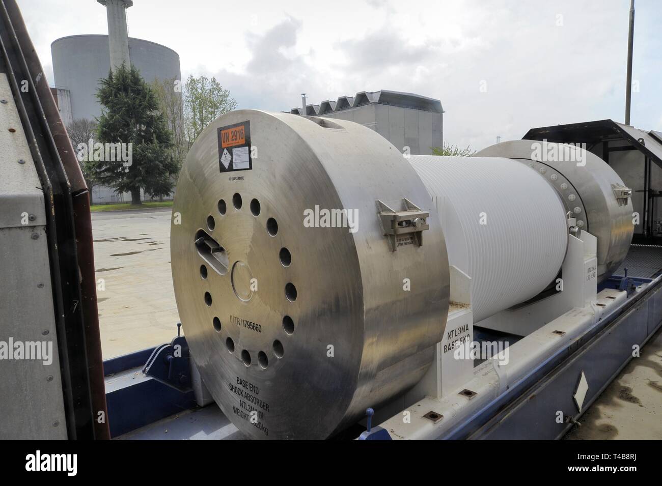 Nuclear waste container hi-res stock photography and images - Alamy