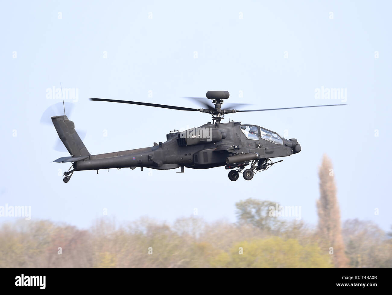 See apache helicopters head hi-res stock photography and images - Alamy