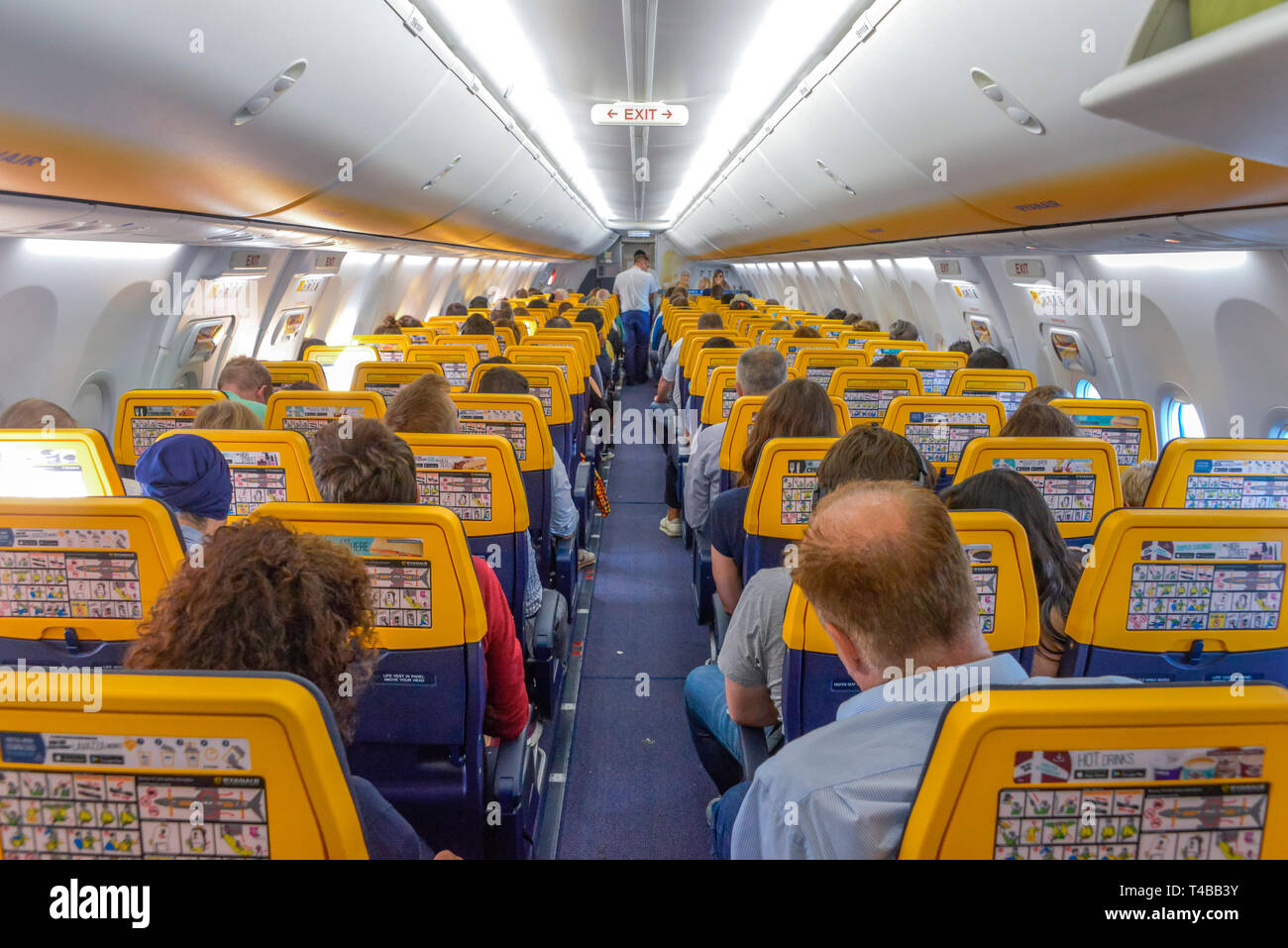 Ryan Air airplane Stock Photo - Alamy