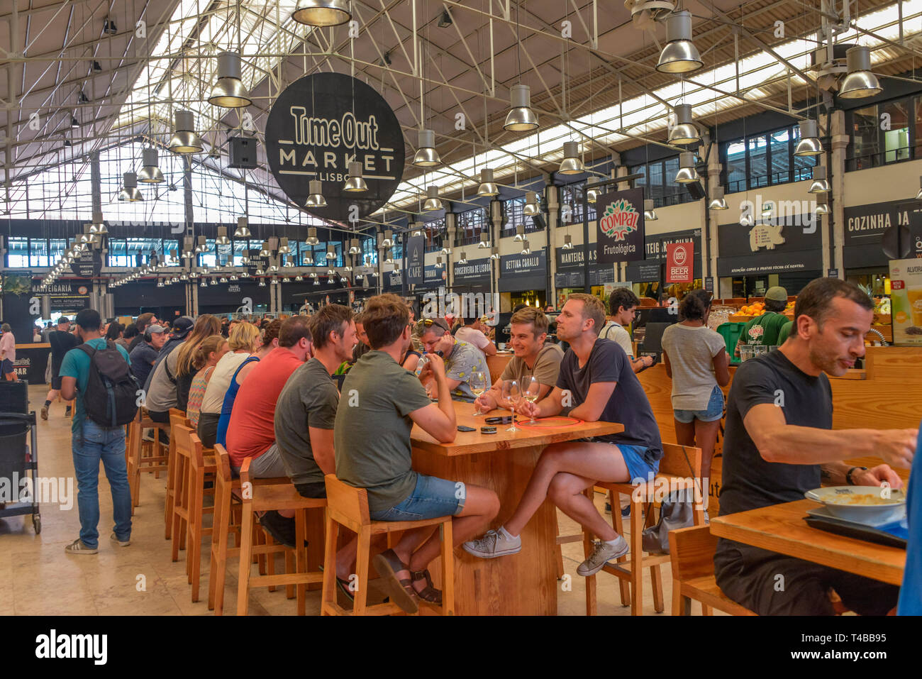Markthalle Mercado da Ribeira, Avenida 24 de Julho, Lissabon, Portugal ...