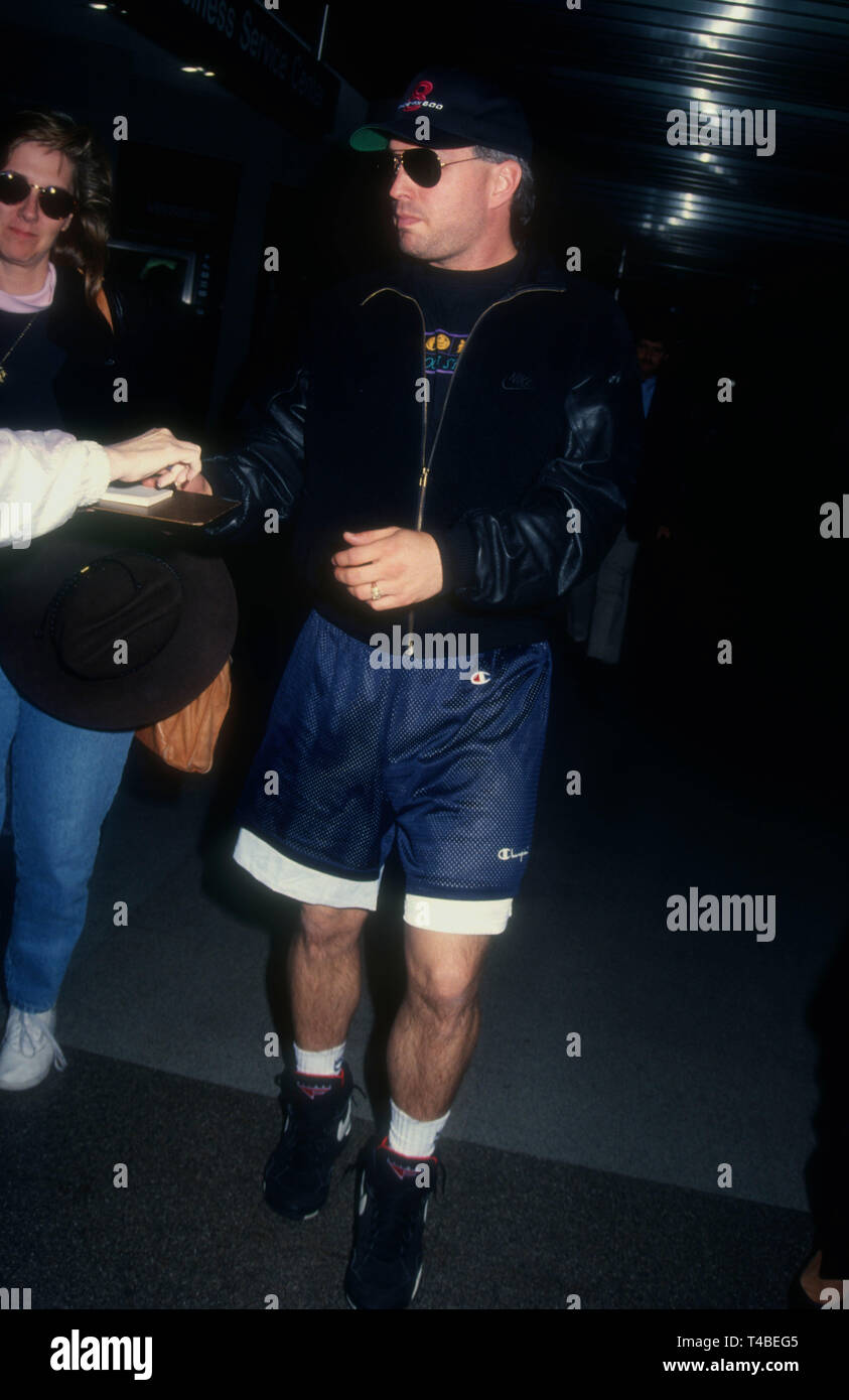 Los Angeles, California, USA 22nd March 1994 Singer Garth Brooks at LAX ...