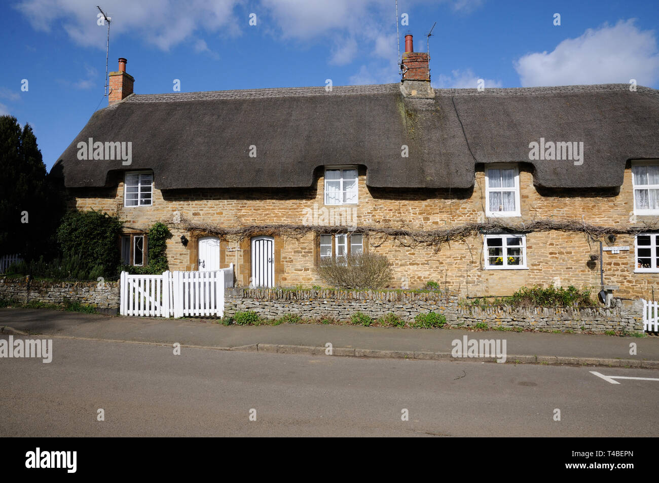 Kings sutton the square hi-res stock photography and images - Alamy