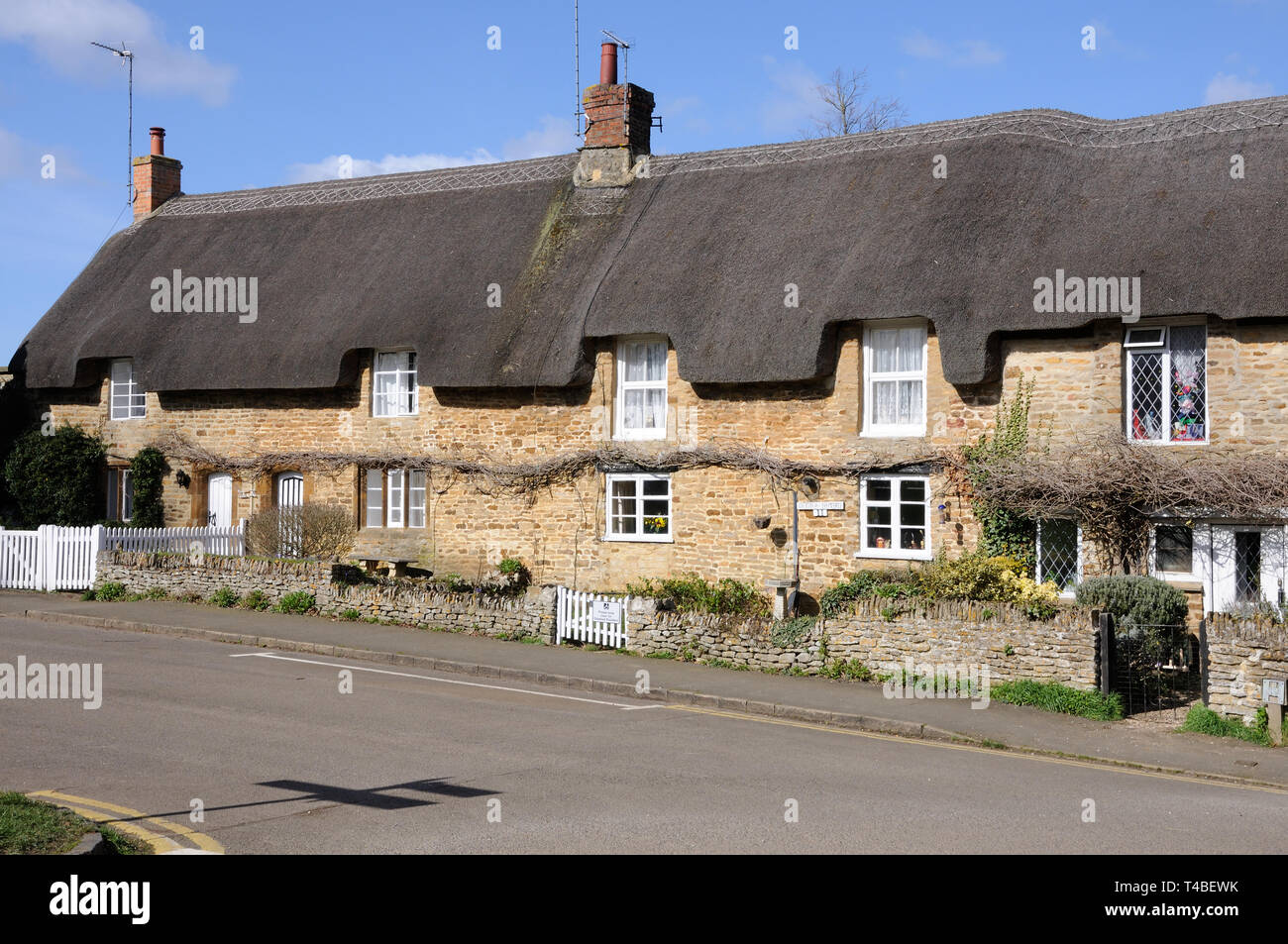 Kings sutton the square hi-res stock photography and images - Alamy