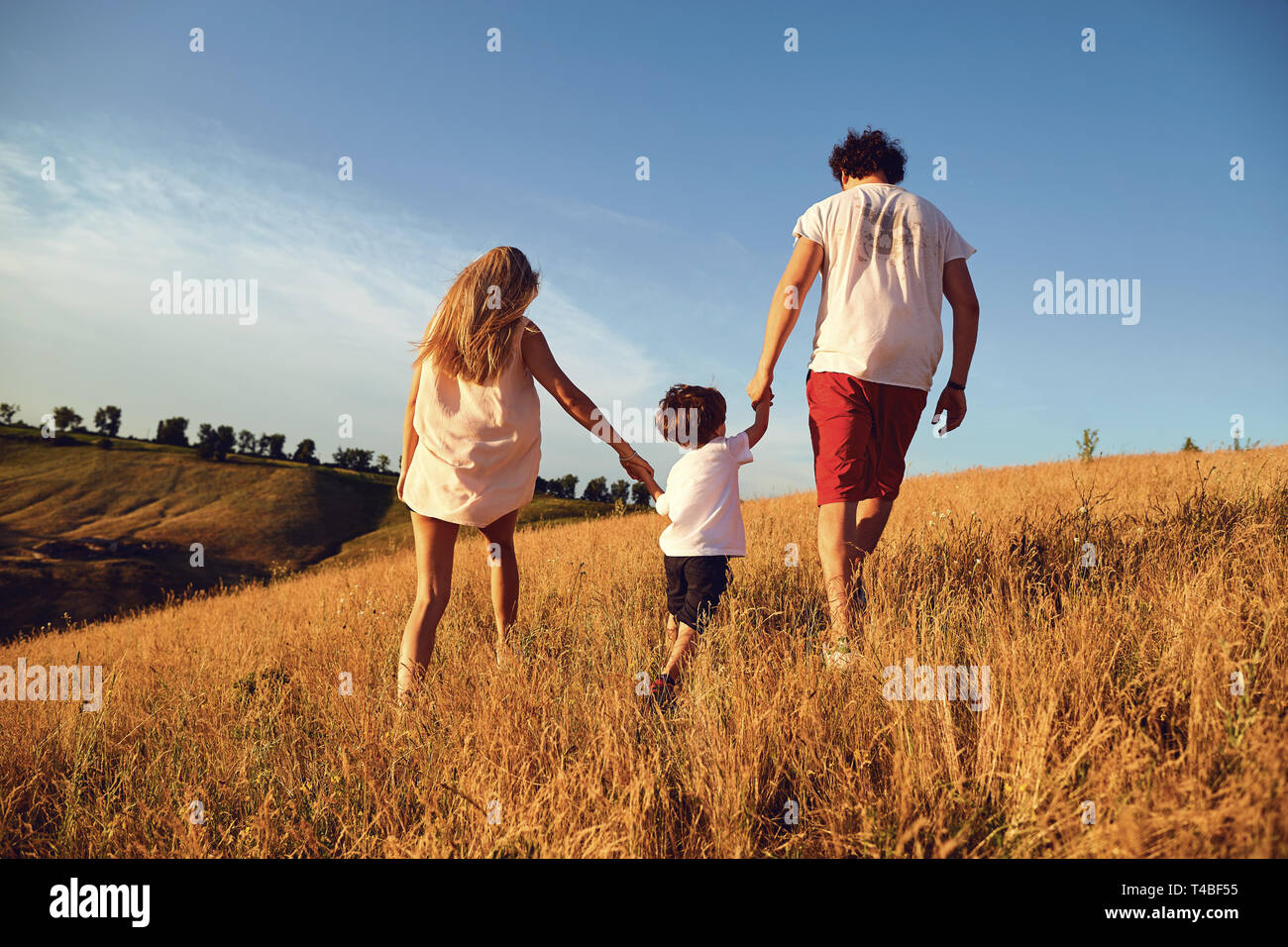 Walking in nature hi-res stock photography and images - Alamy