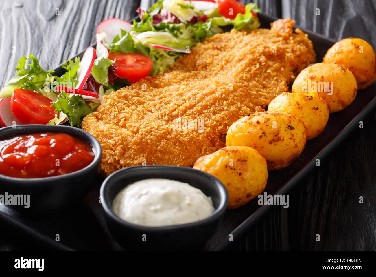 Breaded white fish hi-res stock photography and images - Alamy