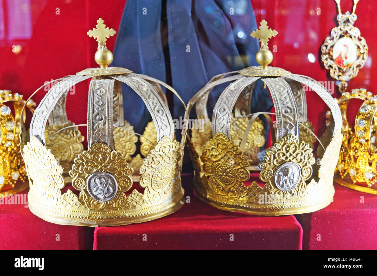 Medieval Crown Gold Stock Photos & Medieval Crown Gold Stock Images - Alamy