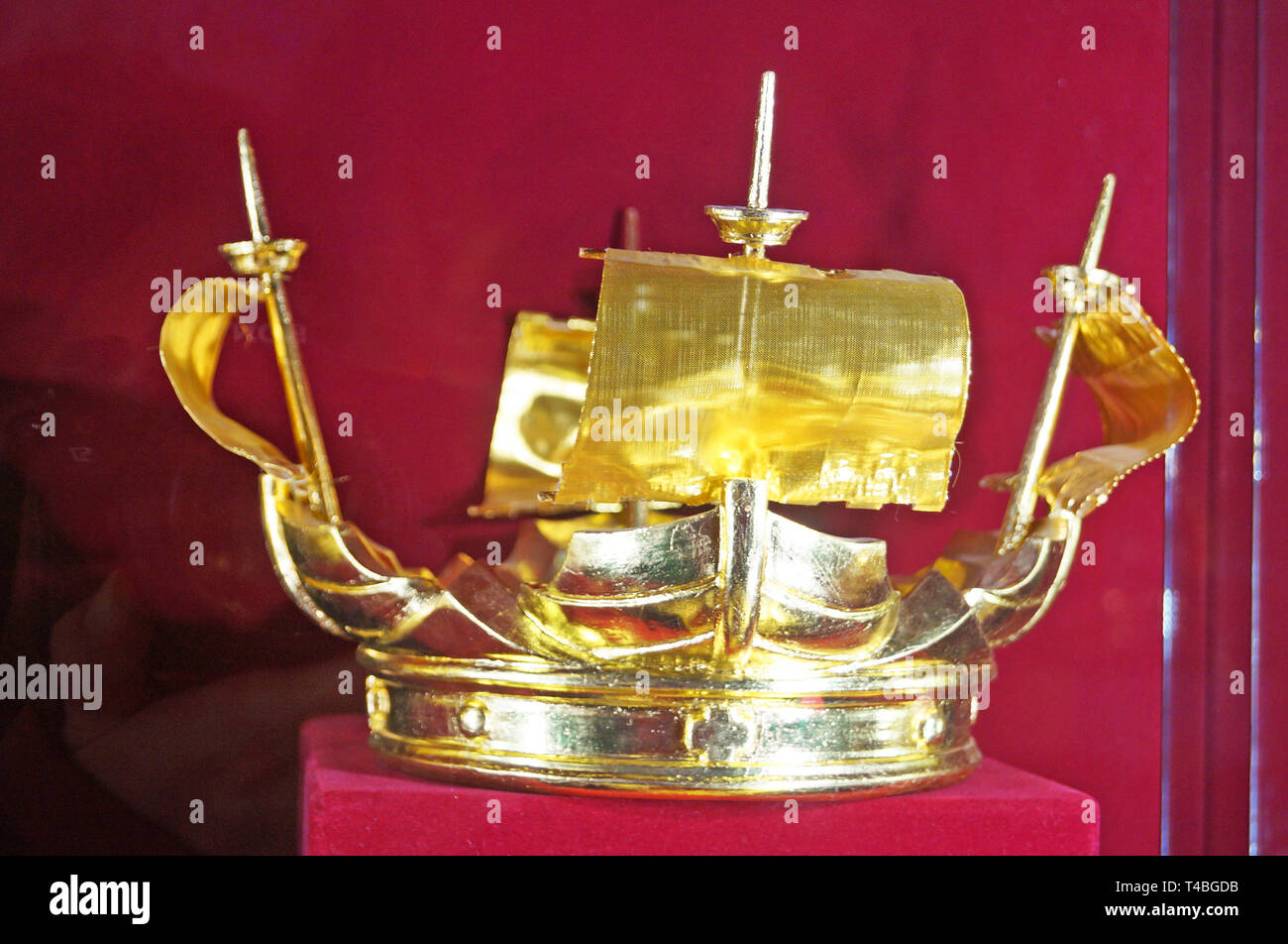 King queen stand medieval hi-res stock photography and images - Alamy