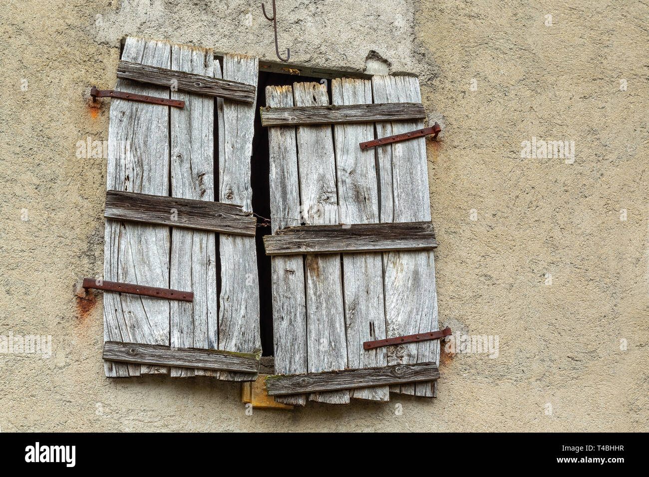 Old wooden stable hi-res stock photography and images - Alamy