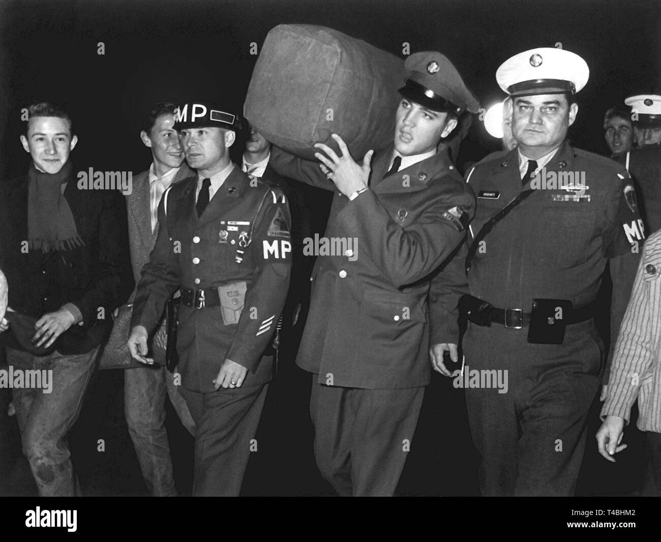 Elvis presley 1950s Black and White Stock Photos & Images - Alamy