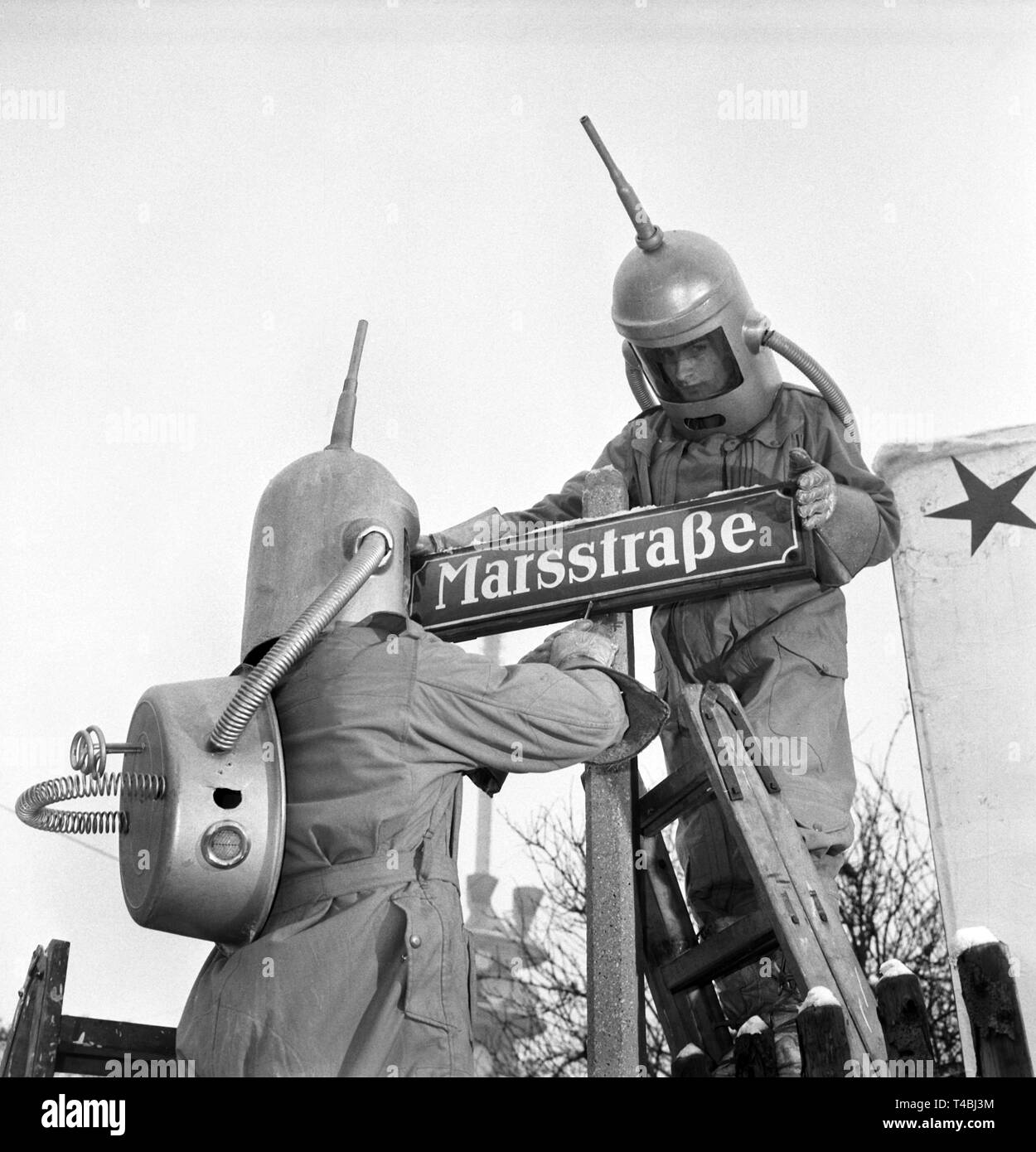 Every evening, members of an artictic group of the Circus Krone perform ...