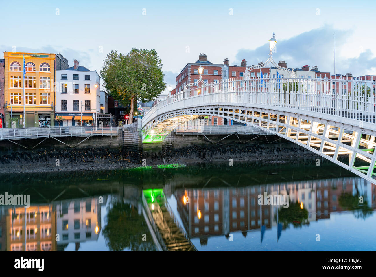 Hapenny bridge hi-res stock photography and images - Alamy