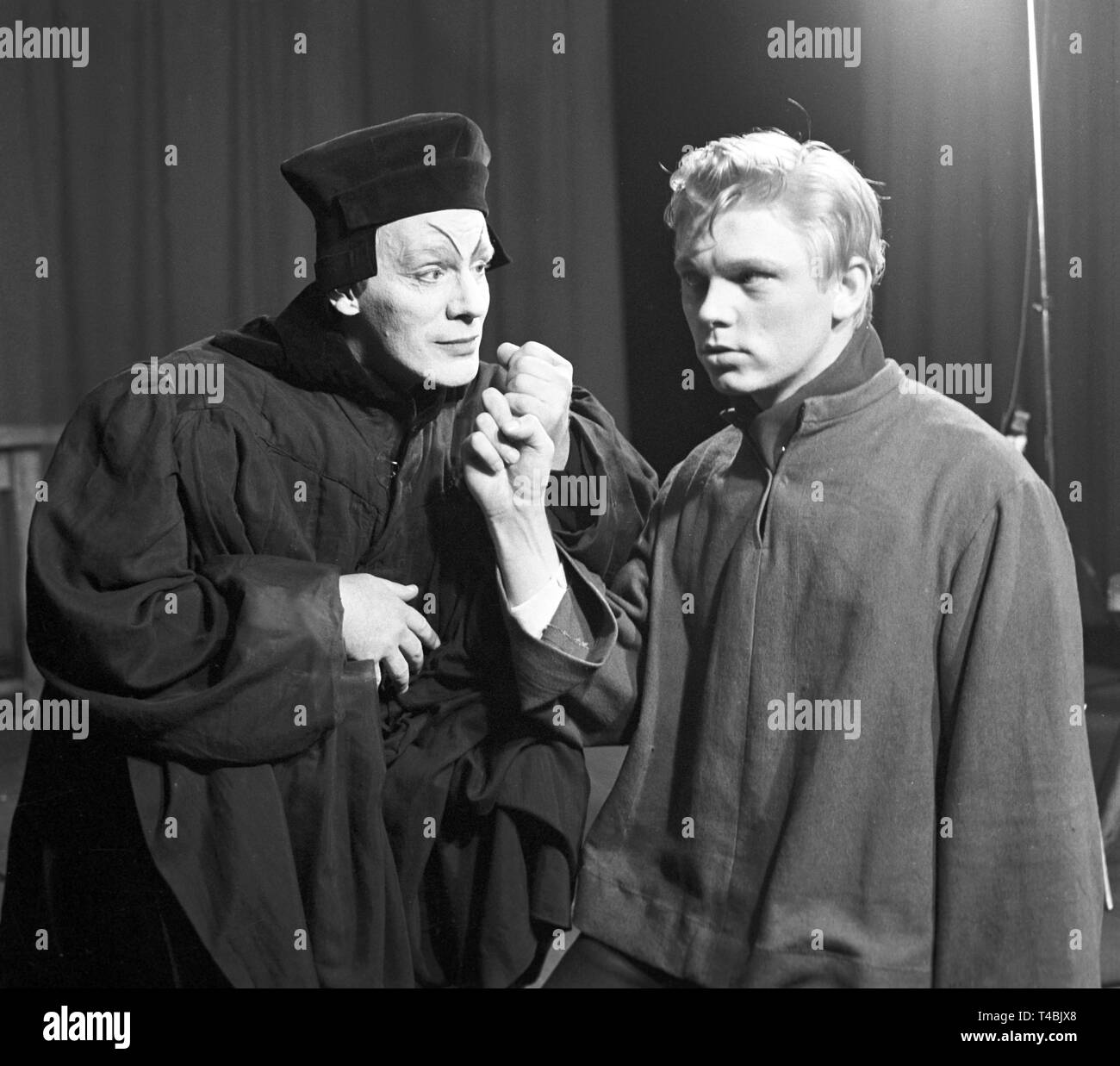 Faust And Mephisto Stock Photos & Faust And Mephisto Stock Images - Alamy