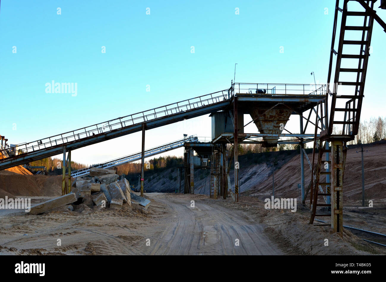 Sorting aggregates hi-res stock photography and images - Alamy