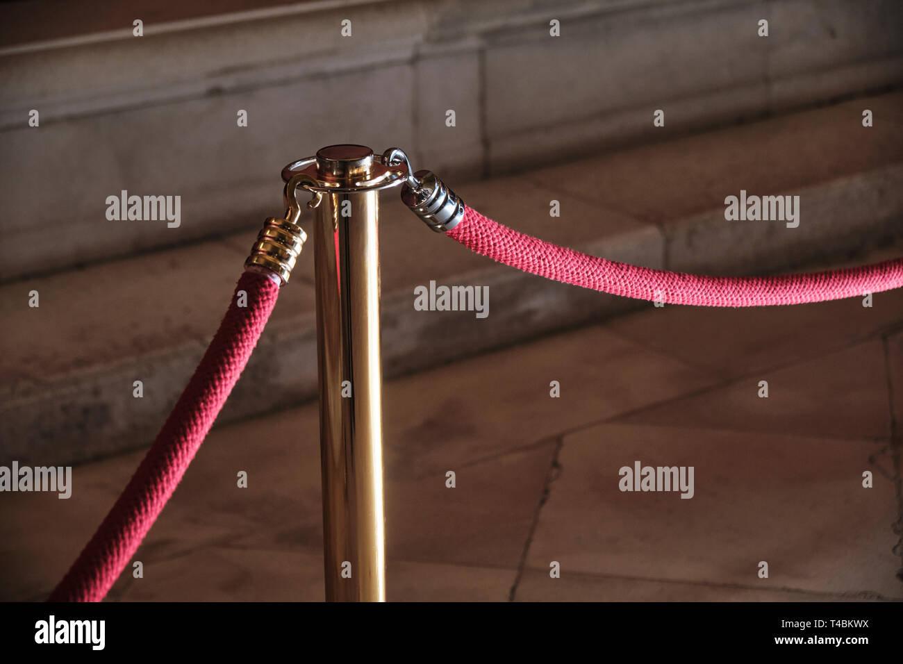 Velvet ropes hi-res stock photography and images - Alamy