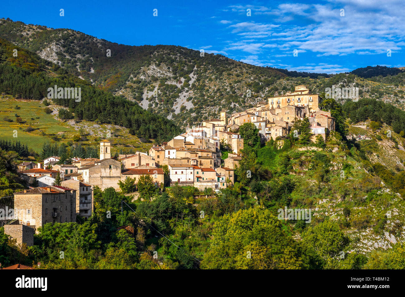 Medieval towns and villages of abruzzo hi-res stock photography and ...
