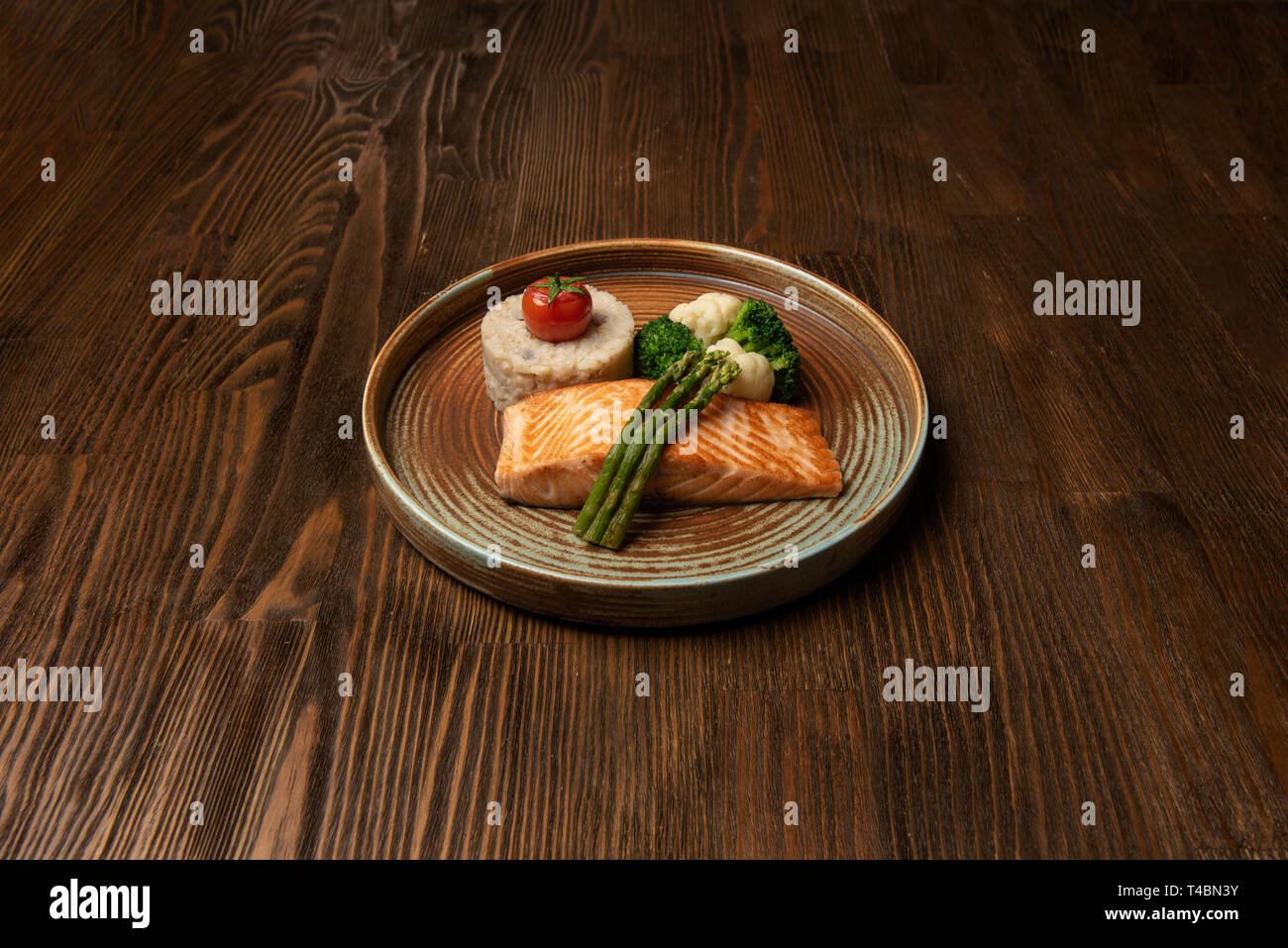Dinner plate salmon rice broccoli hi-res stock photography and images ...